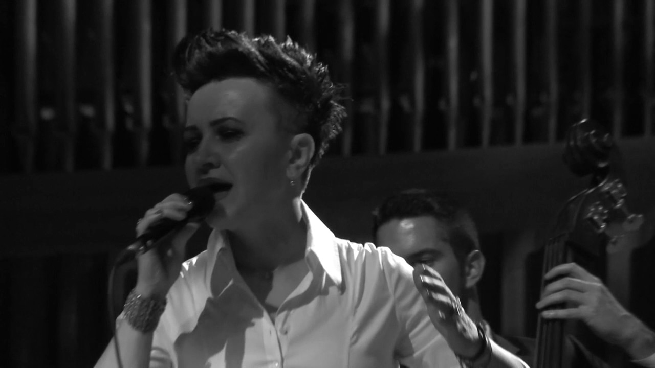 Sve Pticice zapevale | Amira Medunjanin | official website